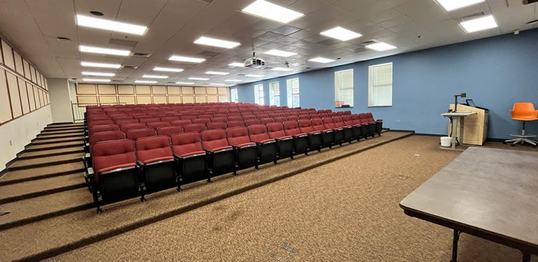 Alumni Memorial 27 | Classroom Technology Resource